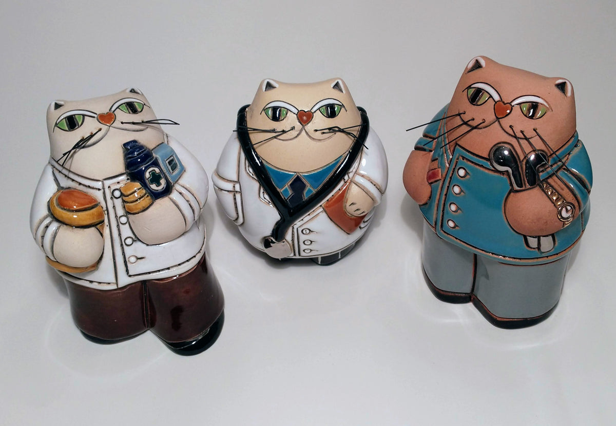 Cat Professional Figurines - Artesania Rinconada – Jules Enchanting Gifts