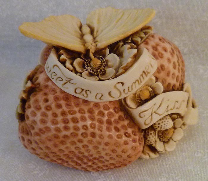 Sweet as a Summer's Kiss & Toad Pin - 1997 Club Kit – Jules Enchanting ...
